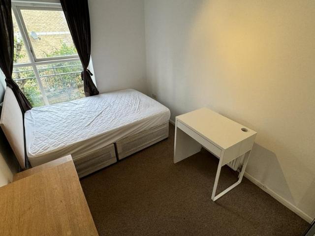 1 bedroom house share to rent
