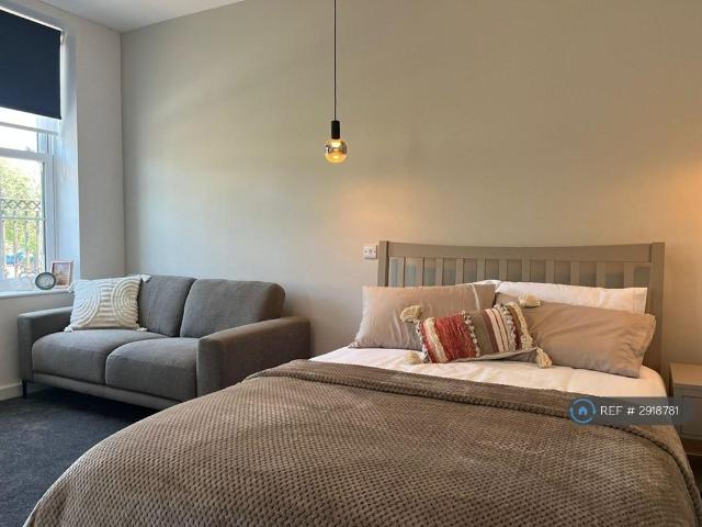 1 bedroom house share to rent