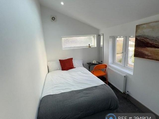 1 bedroom house share to rent