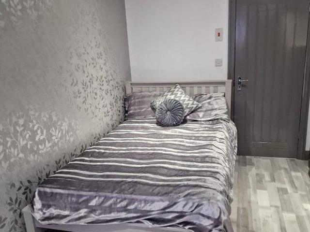 1 bedroom house share to rent