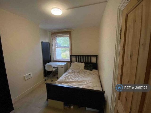 1 bedroom house share to rent