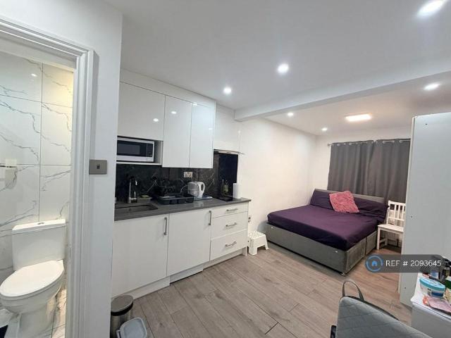 1 bedroom house share to rent