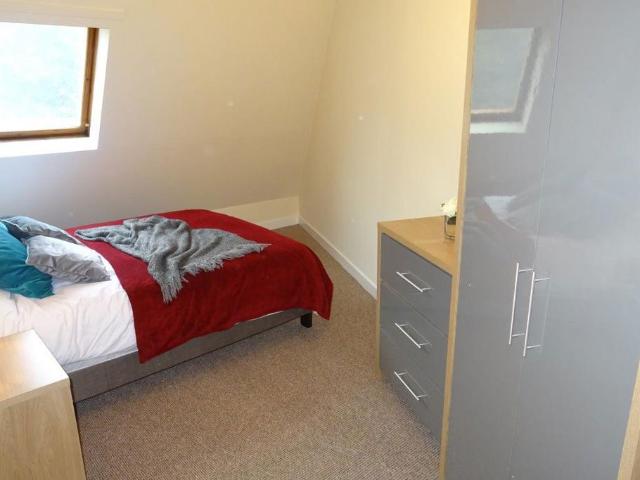 1 bedroom house share to rent