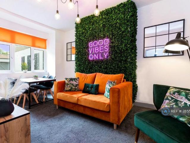 1 bedroom house share to rent