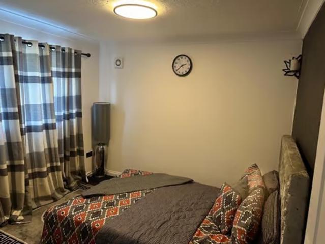 1 bedroom house share to rent