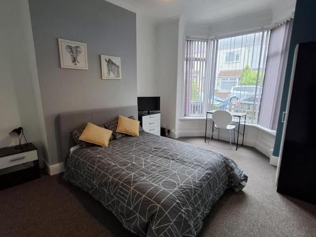 1 bedroom house share to rent
