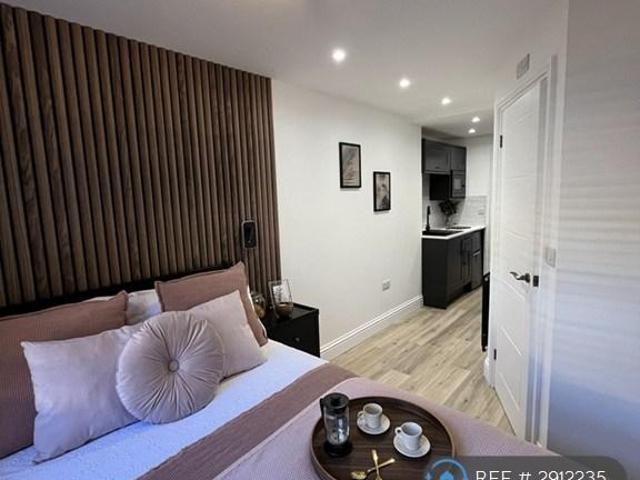 1 bedroom house share to rent