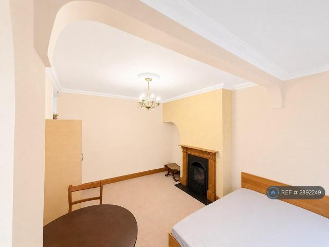1 bedroom house share to rent