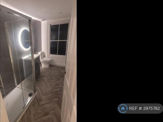 1 bedroom house share to rent
