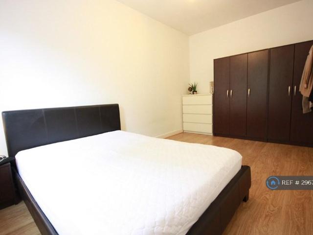 1 bedroom house share to rent