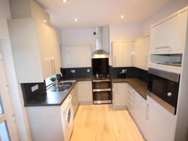 1 bedroom house share to rent