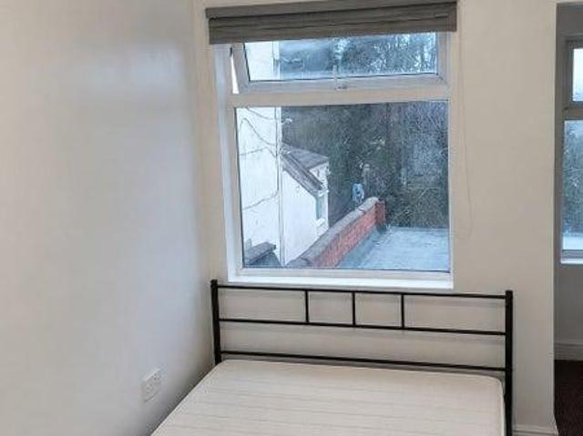 1 bedroom house share to rent