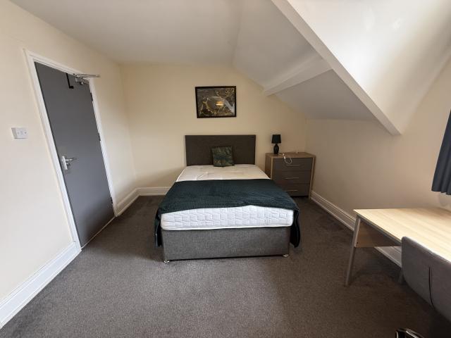 1 bedroom house share to rent