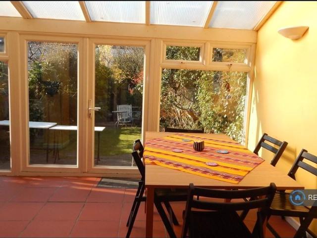 1 bedroom house share to rent