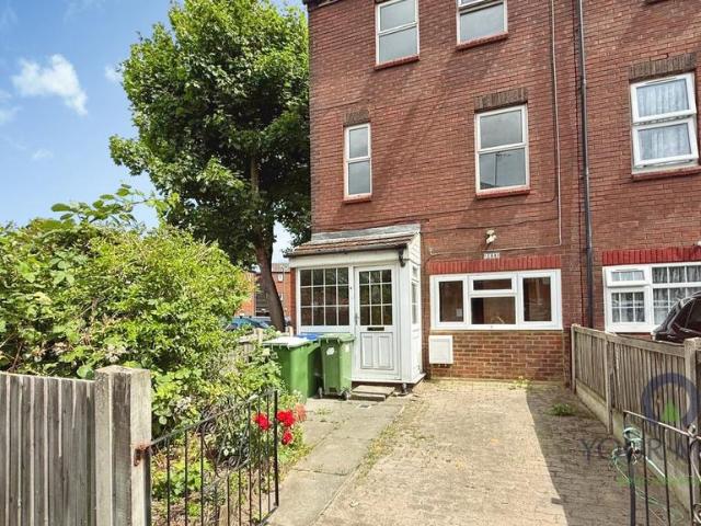 1 bedroom house share to rent