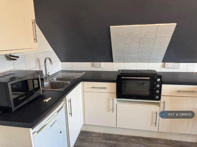 1 bedroom house share to rent