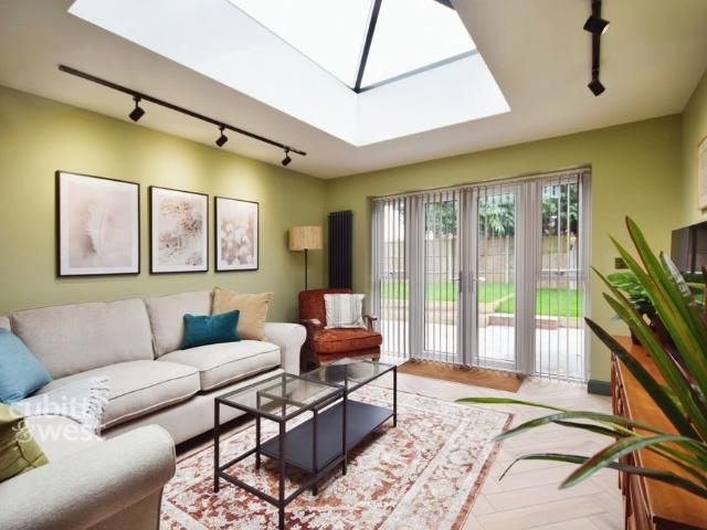 1 bedroom house share to rent
