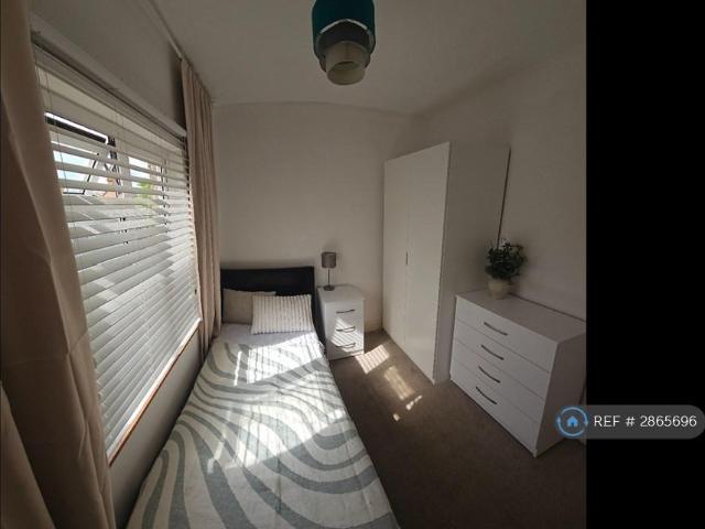 1 bedroom house share to rent