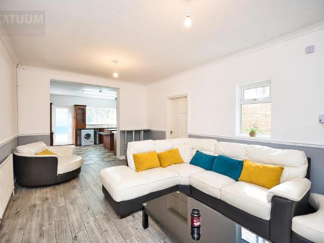1 bedroom house share to rent