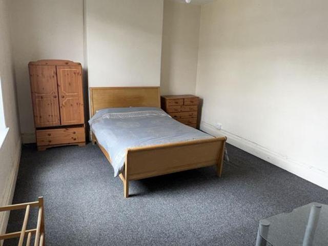1 bedroom house share to rent