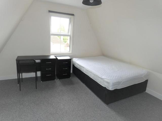1 bedroom house share to rent