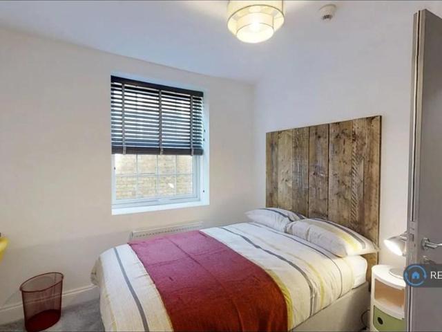 1 bedroom house share to rent