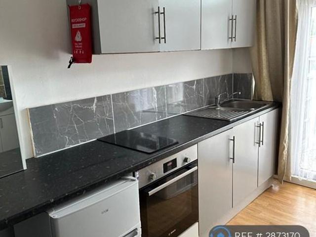 1 bedroom house share to rent