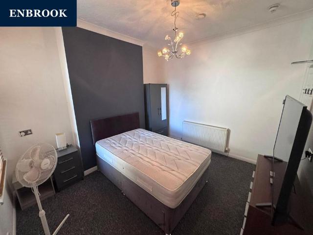 1 bedroom house share to rent