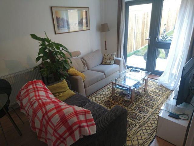 1 bedroom house share to rent