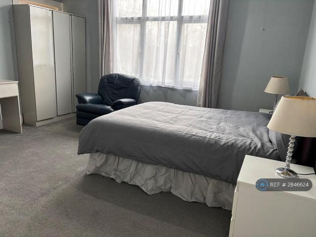 1 bedroom house share to rent
