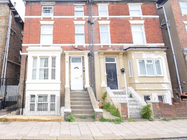 1 bedroom house share to rent