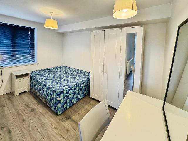 1 bedroom house share to rent