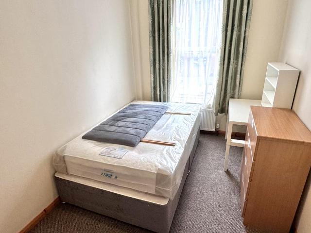 1 bedroom house share to rent