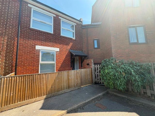 1 bedroom house share to rent