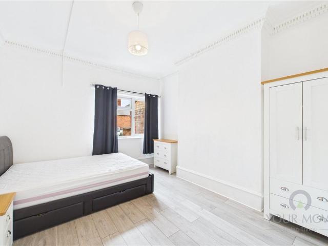 1 bedroom house share to rent