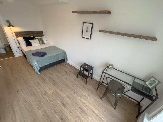 1 bedroom house share to rent