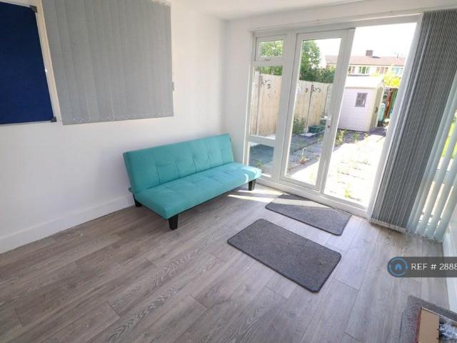 1 bedroom house share to rent