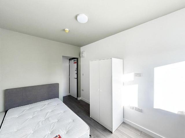 1 bedroom house share to rent