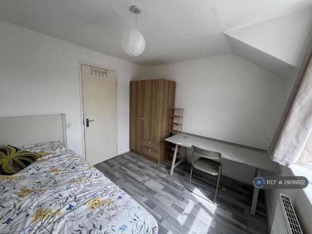 1 bedroom house share to rent