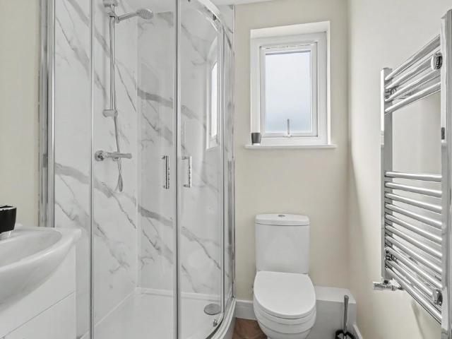 1 bedroom house share to rent