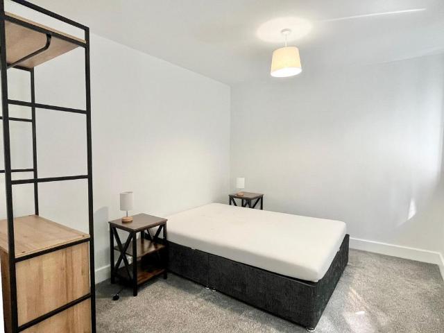 1 bedroom house share to rent