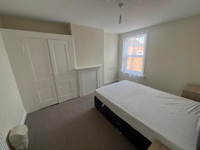 1 bedroom house share to rent