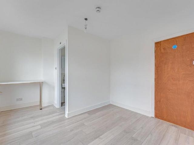 1 bedroom house share to rent