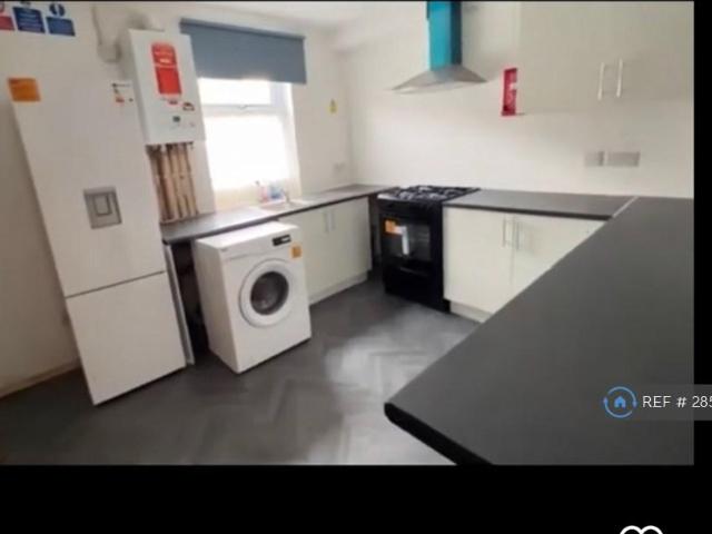 1 bedroom house share to rent