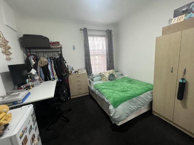 1 bedroom house share to rent