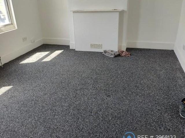 1 bedroom house share to rent