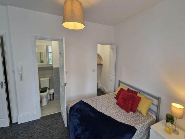 1 bedroom house share to rent