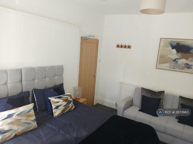 1 bedroom house share to rent