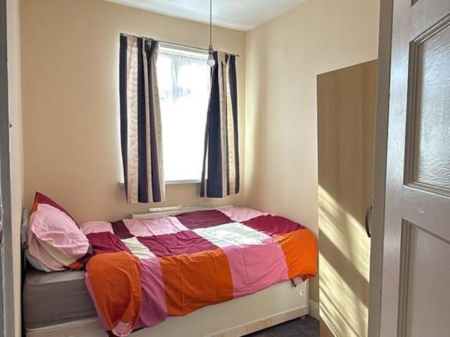 1 bedroom house share to rent