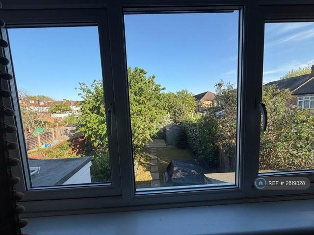 1 bedroom house share to rent